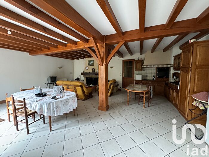 Maison à vendre - Montboyer - 6 pièces - 4 chambres