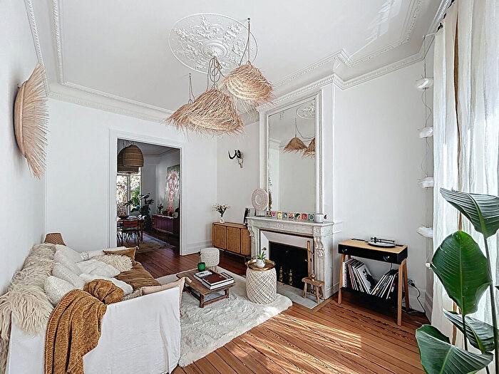 Maison à louer - Bordeaux, Saint-Genès - 7 pièces - 4 chambres