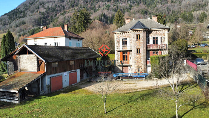 Maison à vendre - Morêtel-de-Mailles - 6 pièces - 4 chambres