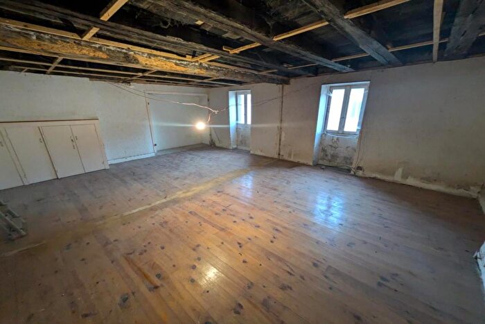 Maison à vendre - Saint-Seine-lAbbaye - 5 pièces - 3 chambres