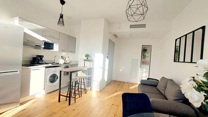 Appartement 2 pièces à Nice, Carabacel, à louer