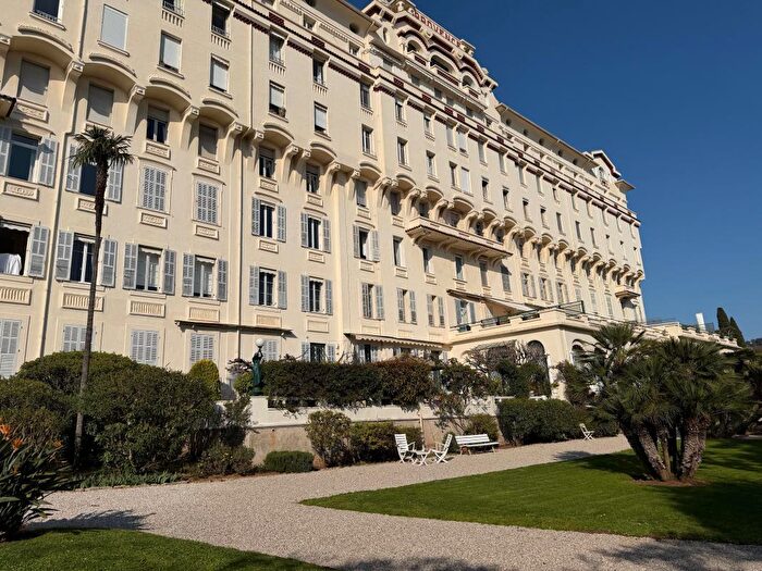 Appartement à vendre - Cannes, Prado, République - 6 pièces - 5 chambres