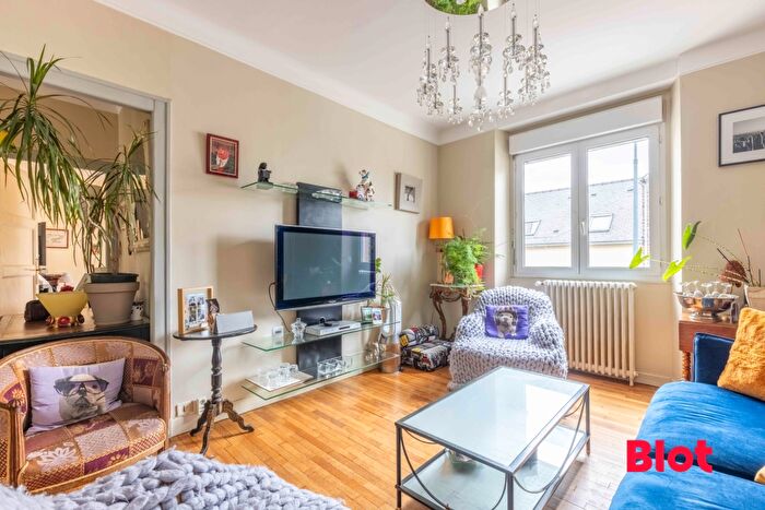 Maison à vendre - Quartiers Sud-Ouest, Sainte-Thérèse - 8 pièces - 6 chambres