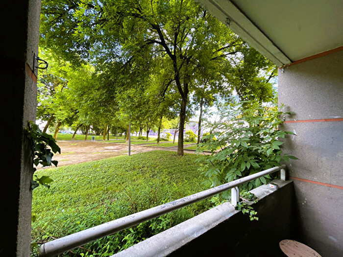 Appartement 4 pièces à Saint-Martin-d'Hères, Croizat, à vendre