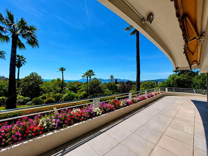 Appartement 3 pièces à vendre à Cannes, Californie Pezou