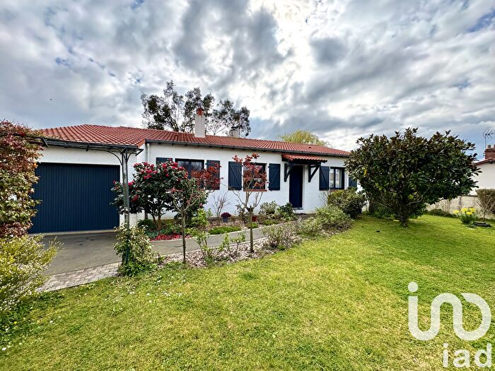 Maison à vendre - Saint-Étienne-de-Mer-Morte - 4 pièces - 2 chambres