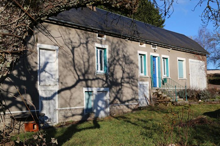 Maison à vendre - Roussillon-en-Morvan - 4 pièces - 3 chambres