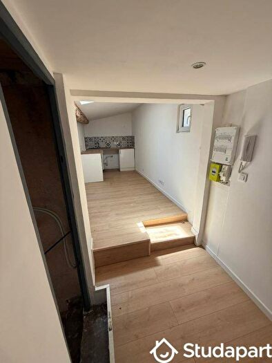 Appartement à louer - Gambetta, Nîmes - 3 pièces - 1 chambre