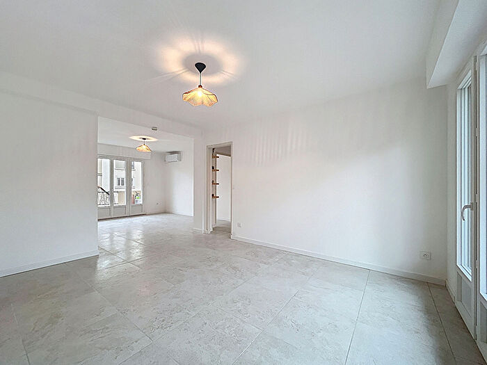 Appartement à vendre - Nîmes, Carmes - 4 pièces - 2 chambres