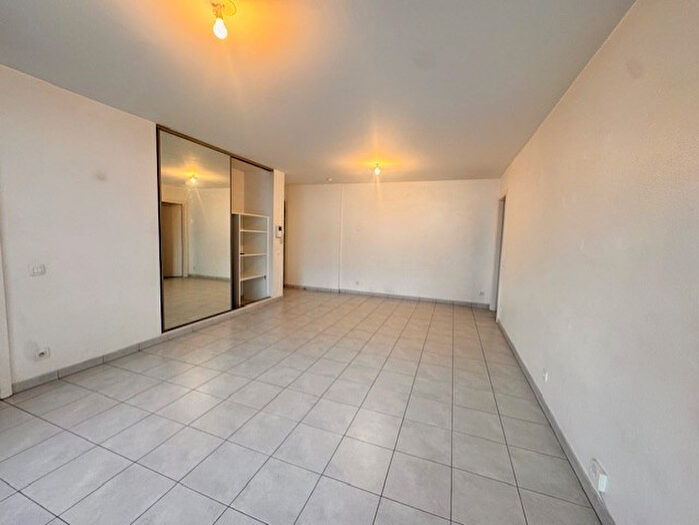 Appartement à louer - Strasbourg, Neudorf, Etoile, Gare, Schluthfeld - 3 pièces - 2 chambres