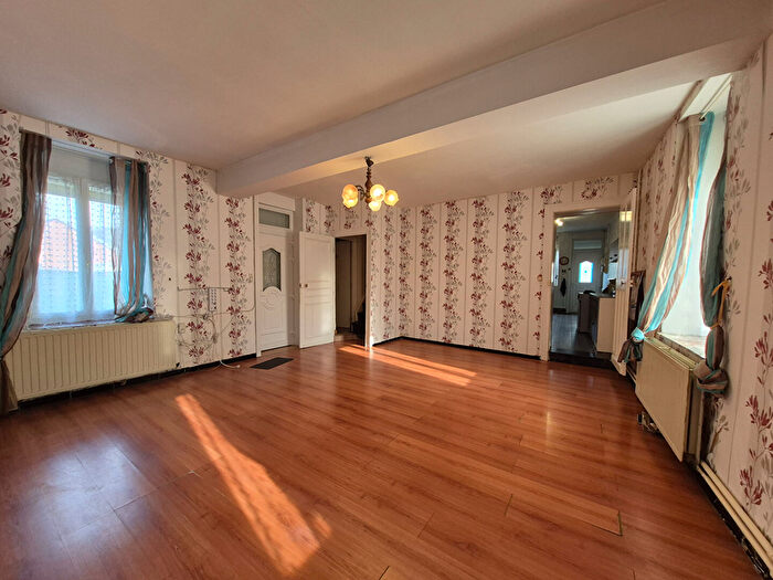 Ferrière-la-Grande : Maison 6 pièces à vendre