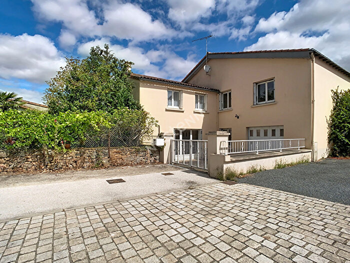 Maison 5 pièces à vendre - Montfaucon-Montigné