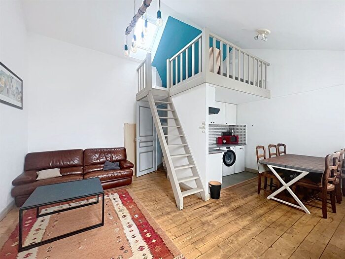 Appartement à vendre - Reims, Centre-ville - 2 pièces - 1 chambre