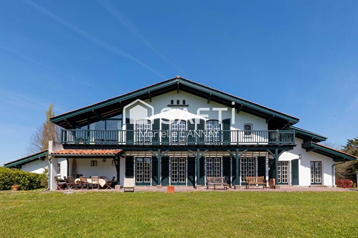 Maison à vendre - Urrugne - 10 pièces - 7 chambres