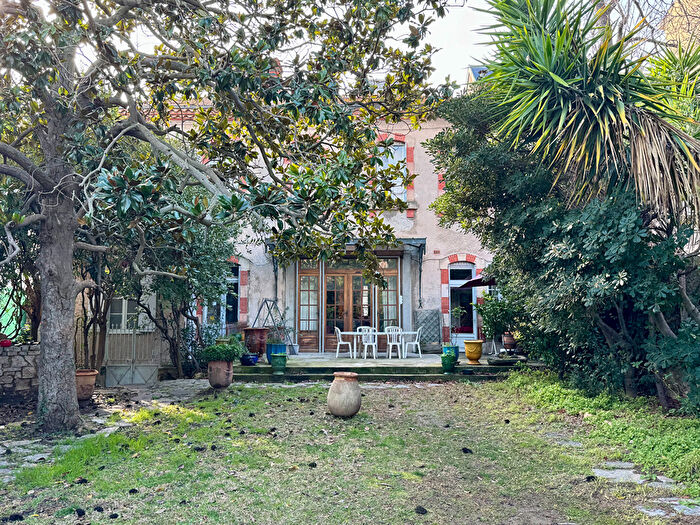 Maison à vendre - Béziers, Champ de Mars - 10 pièces - 6 chambres