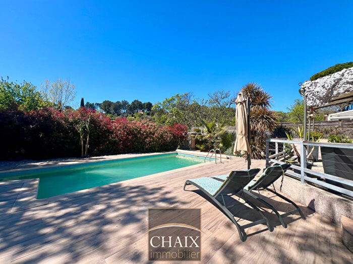 Maison à vendre - Roquevaire - 5 pièces - 4 chambres