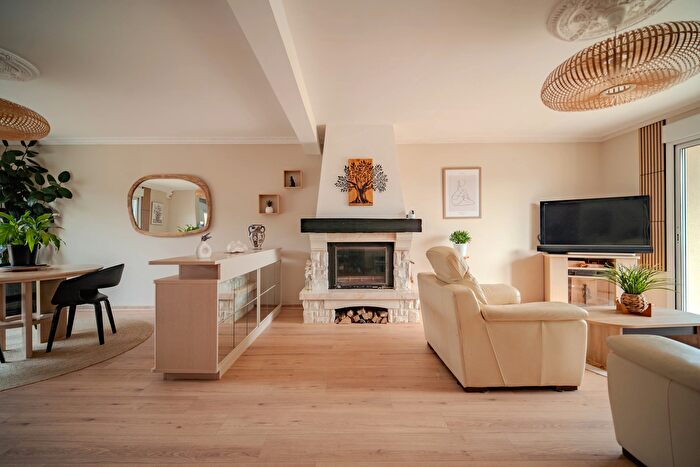 Maison à vendre - Distré - 9 pièces - 7 chambres