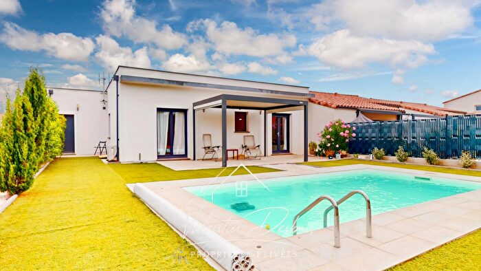 Maison 4 pièces à Villemoustaussou, à vendre