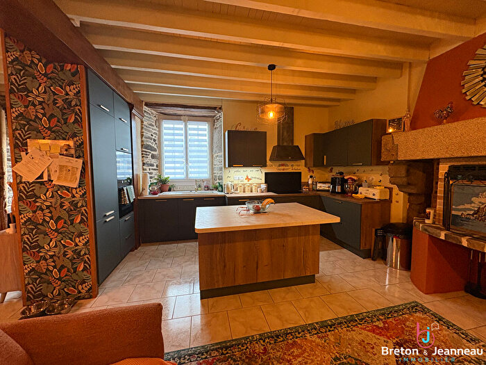 Maison à vendre - Fougerolles-du-Plessis - 6 pièces - 4 chambres