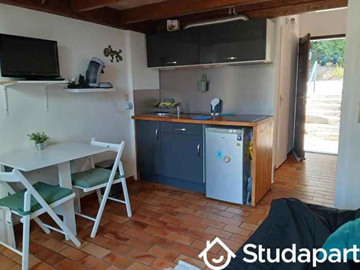 Maison à louer - Saint-Vallier-de-Thiey - 2 pièces