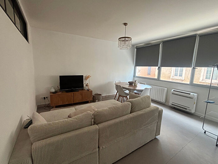 Vienne, Centre-ville : Appartement 2 pièces à louer