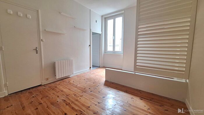 Appartement à louer - Clermont-Ferrand, Delille, Cathédrale, La Gare - 2 pièces - 1 chambre