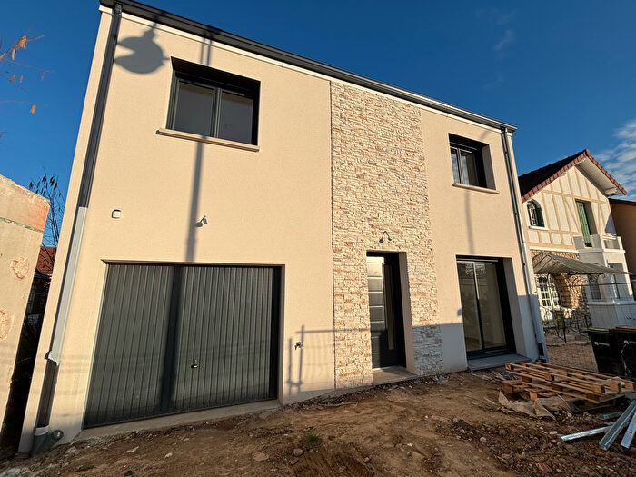 Maison à vendre - Ormesson-sur-Marne - 5 pièces - 3 chambres