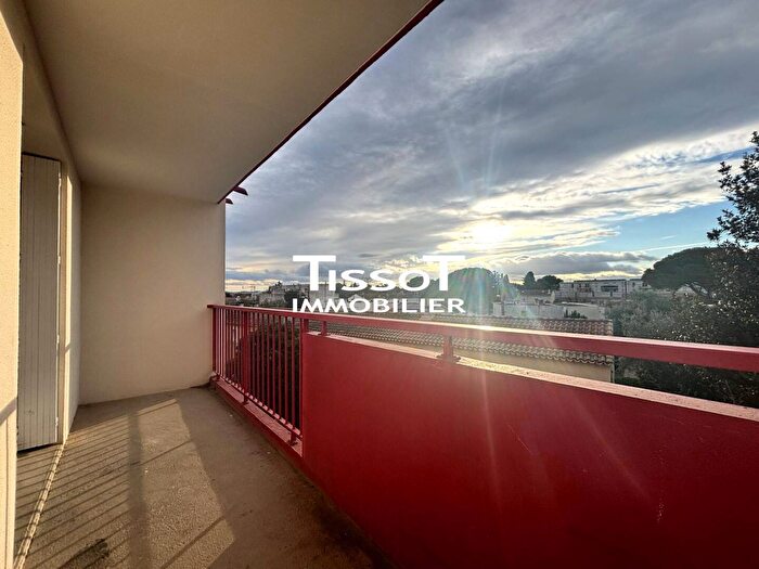 Appartement à louer - Capouchiné, Nîmes - 1 pièce