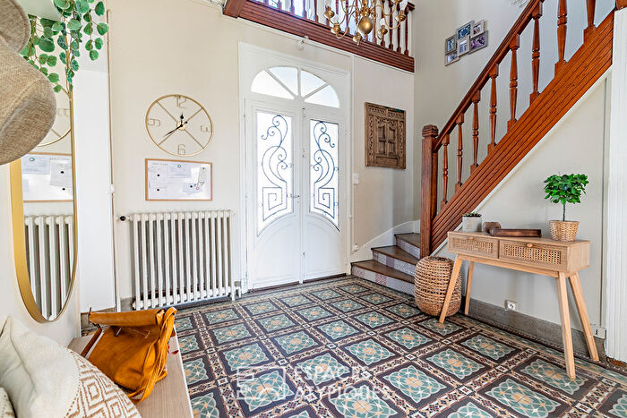 Maison à vendre - Noyon, Est - 6 pièces - 4 chambres