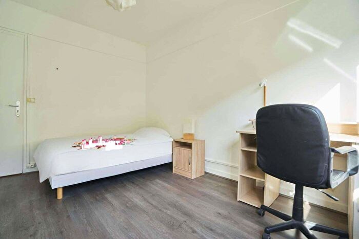 Barbâtre-Saint Remy-Verrerie, Reims : Appartement 1 pièce à louer