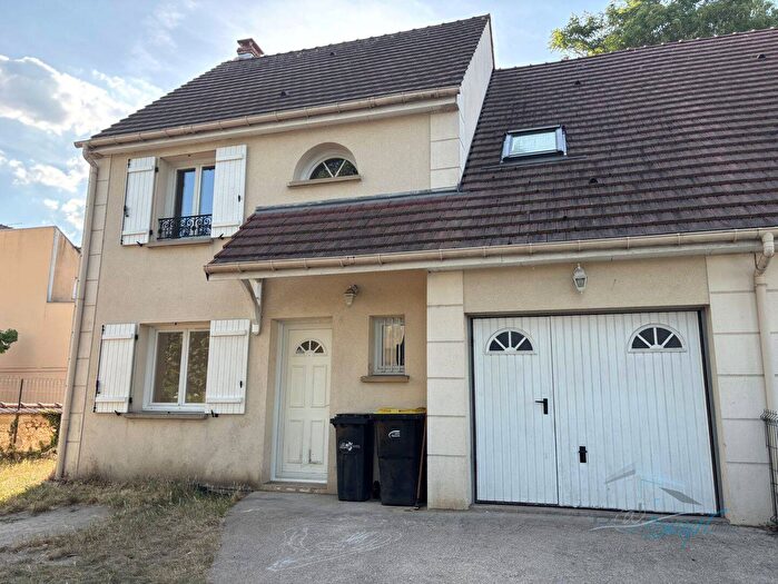 Étréchy : Maison 5 pièces à louer