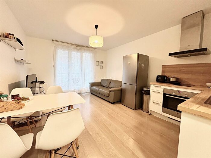 Appartement à vendre - Issy-les-Moulineaux, Val de Seine, Les Arches - 2 pièces - 1 chambre