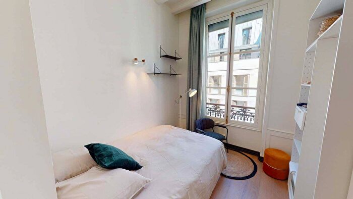 Clichy-Trinité, Paris 9ème arrondissement - Appartement 1 pièce à louer