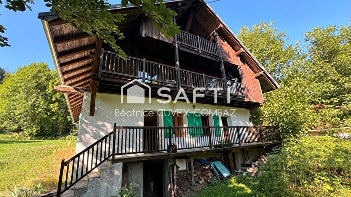 Villard-sur-Doron : Maison 7 pièces à vendre
