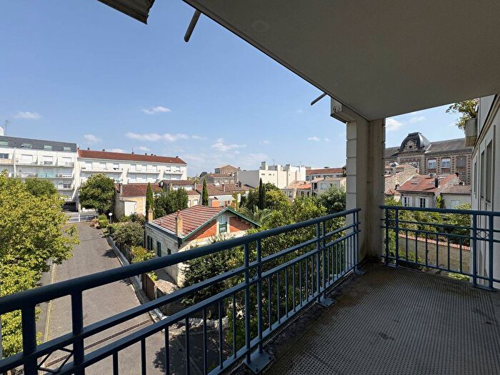 Appartement 5 pièces à louer à Centre ville, Bordeaux