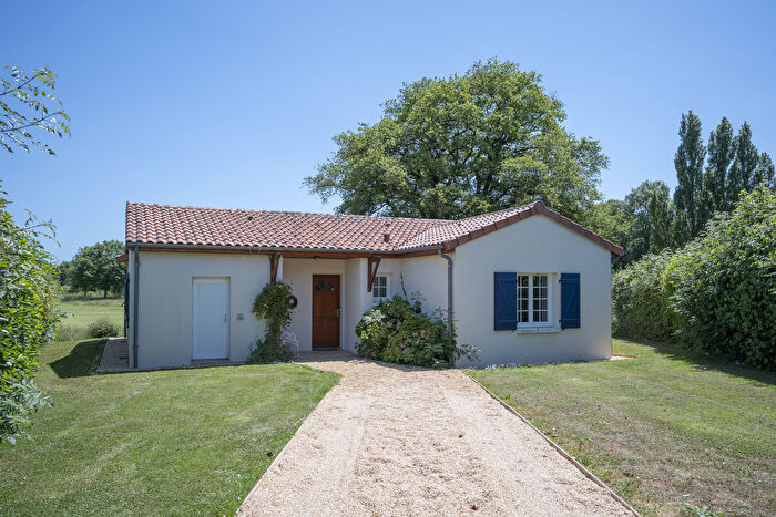 Maison à vendre - Vasles - 4 pièces - 3 chambres