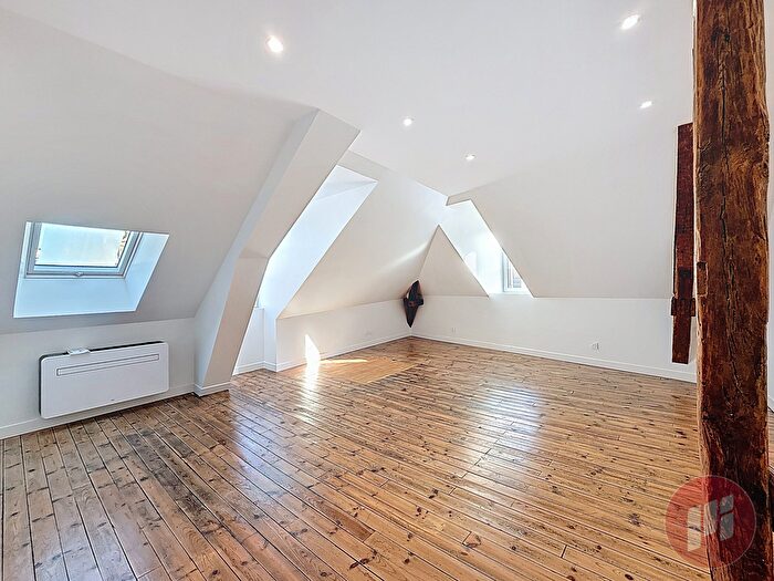 Appartement à louer - Brive-la-Gaillarde, Centre-ville, Pont Cardinal, Champanatier - 2 pièces - 1 chambre