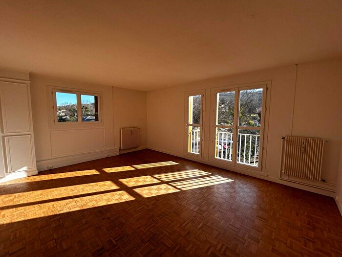 Viaduc Est, Orsay : Appartement 3 pièces à louer