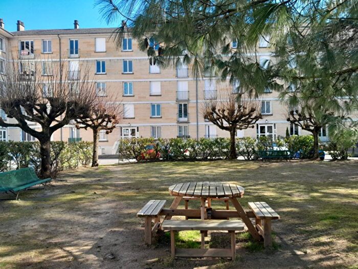 Appartement 4 pièces à Fleury-les-Aubrais, Gare, Bannier, Bustière, Dessaux, à louer