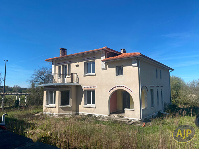Laruscade : Maison 9 pièces à vendre