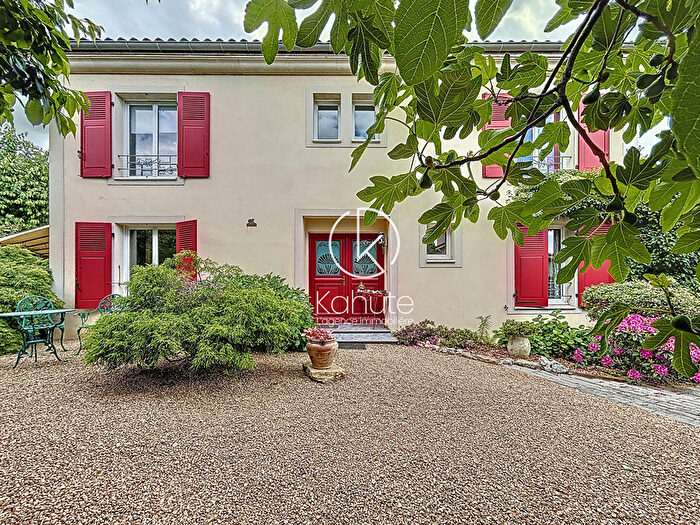 Maison 6 pièces à Chasselay, à vendre