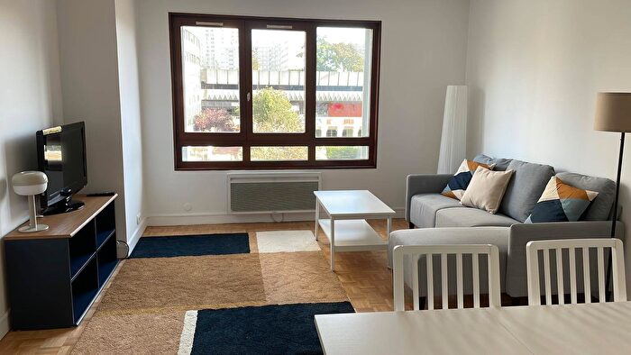 Appartement à louer - Gambetta, Courbevoie - 3 pièces - 2 chambres