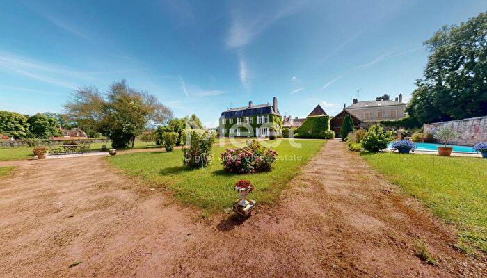 Clamecy : Maison 11 pièces à vendre