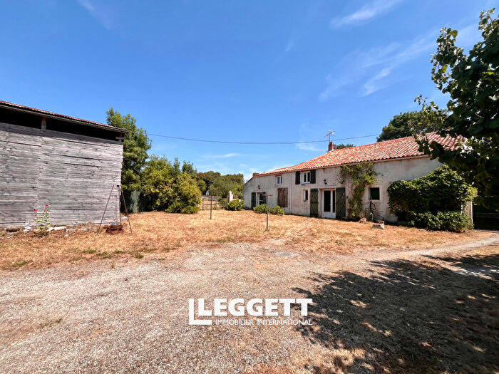 Maison 8 pièces à Surgères, à vendre
