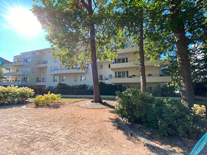 Le Plessis-Trévise, Centre-ville, Orly Parc : Appartement 4 pièces à vendre