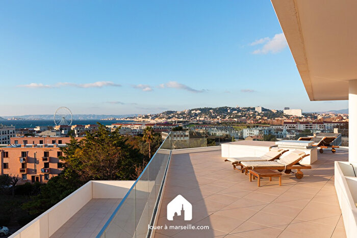 Appartement à vendre - Marseille e  - 5 pièces - 4 chambres