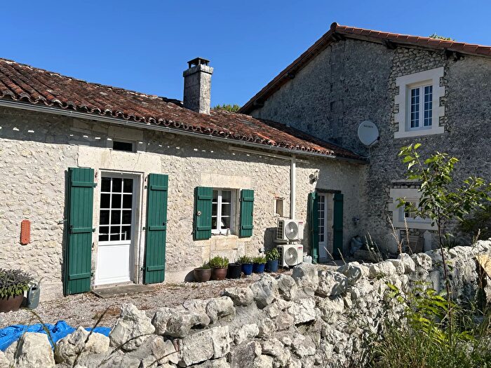 Maison à vendre - Verteillac - 4 pièces - 4 chambres