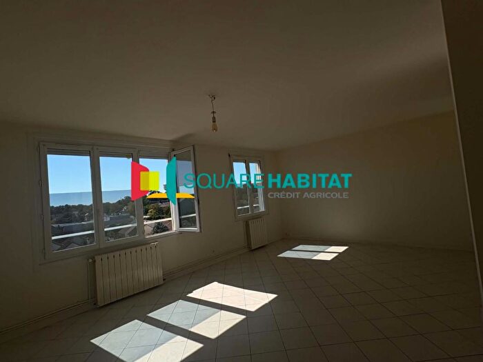 Appartement 3 pièces à louer - Bourges, Aéroport, Vauvert, Pierrelay, Pissevieille