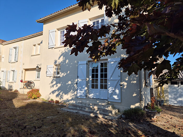 Maison à vendre - Mansle - 7 pièces - 4 chambres