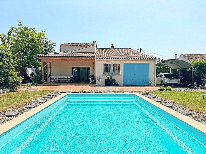 Maison à vendre - Saint-Jean-de-Liversay - 7 pièces - 5 chambres